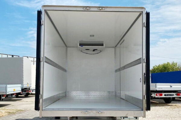 How to Choose a Refrigerated Box for Your Truck - TOPOLOGROUP