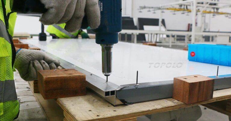 Box Truck Swing Doors - TOPOLOGROUP