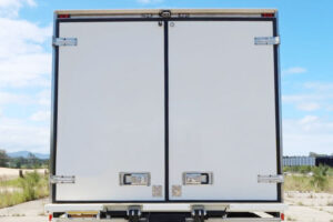 Box Truck Swing Doors - TOPOLOGROUP